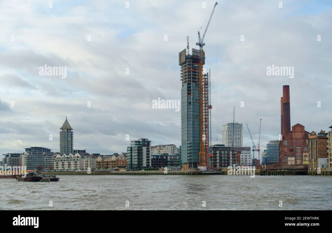 High rise construction chelsea wharf hi-res stock photography and ...