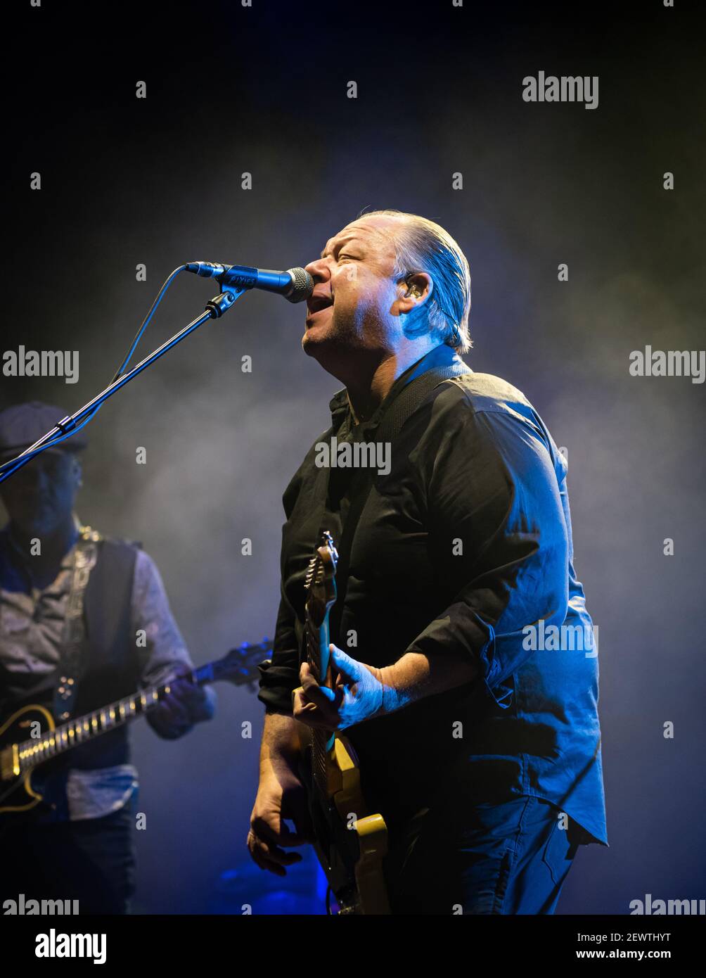 Pixies sing hi-res stock photography and images - Alamy