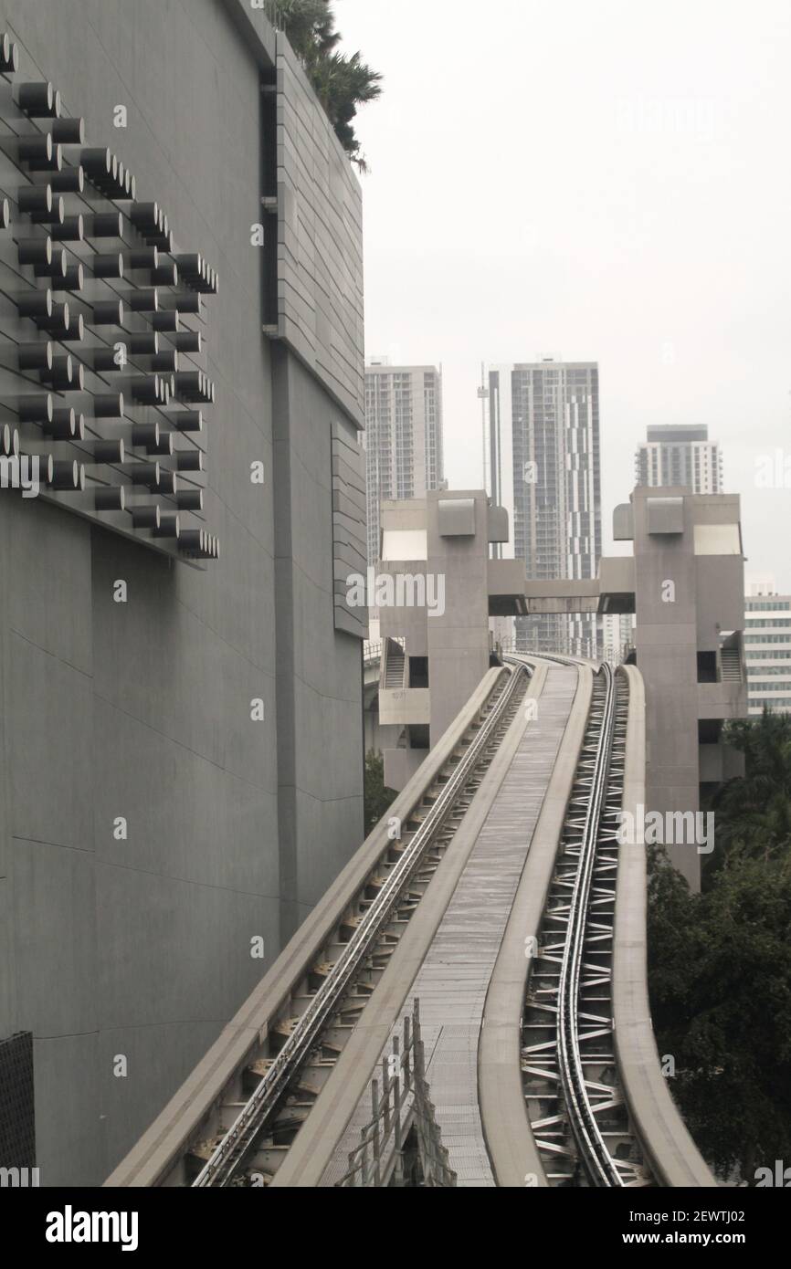 Downtown metromover hi-res stock photography and images - Alamy