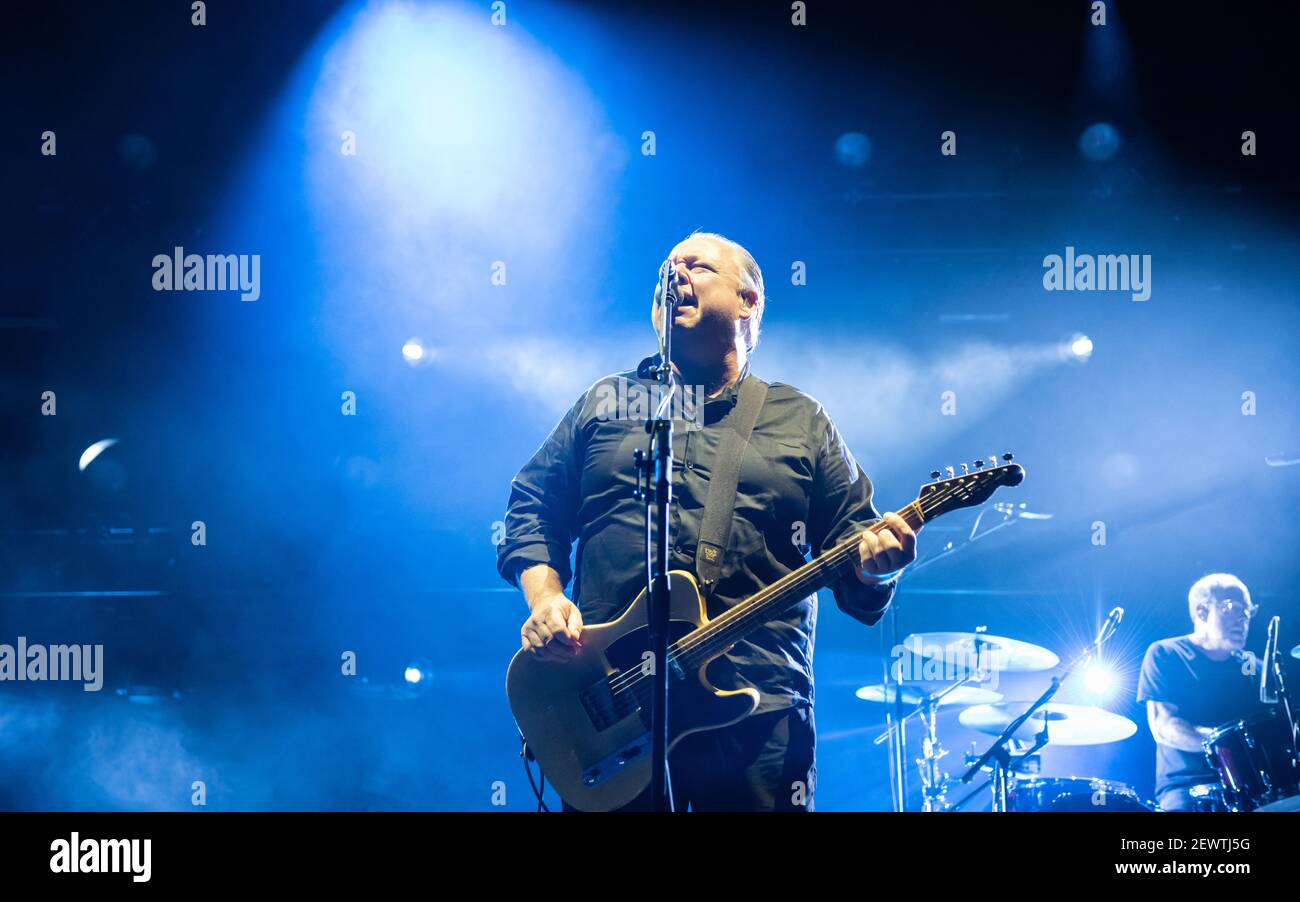 Pixies lead singer frank black hi-res stock photography and images - Alamy