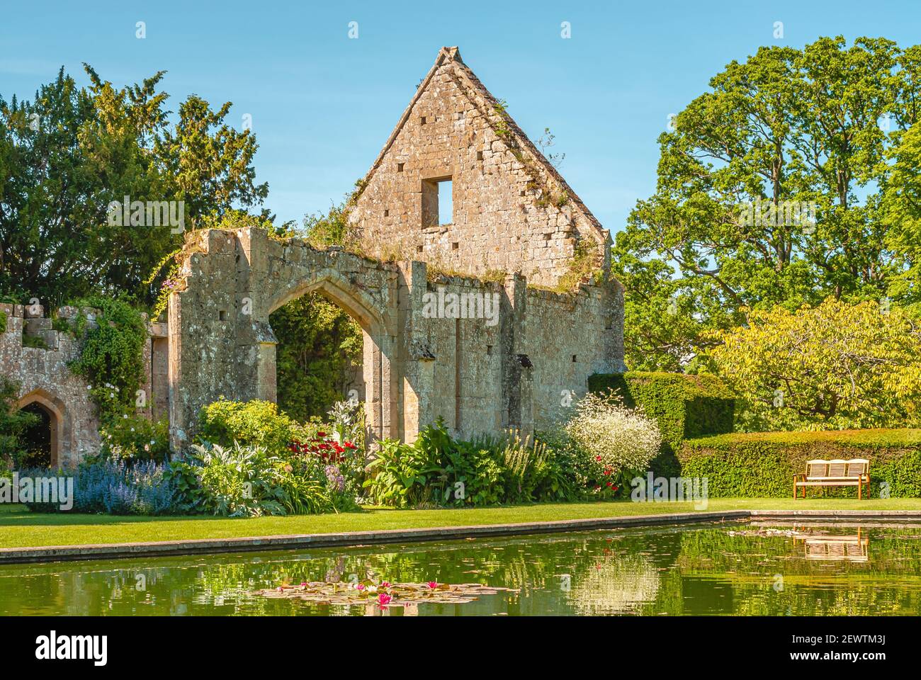 Tithe barn sudeley castle gardens High Resolution Stock Photography and ...