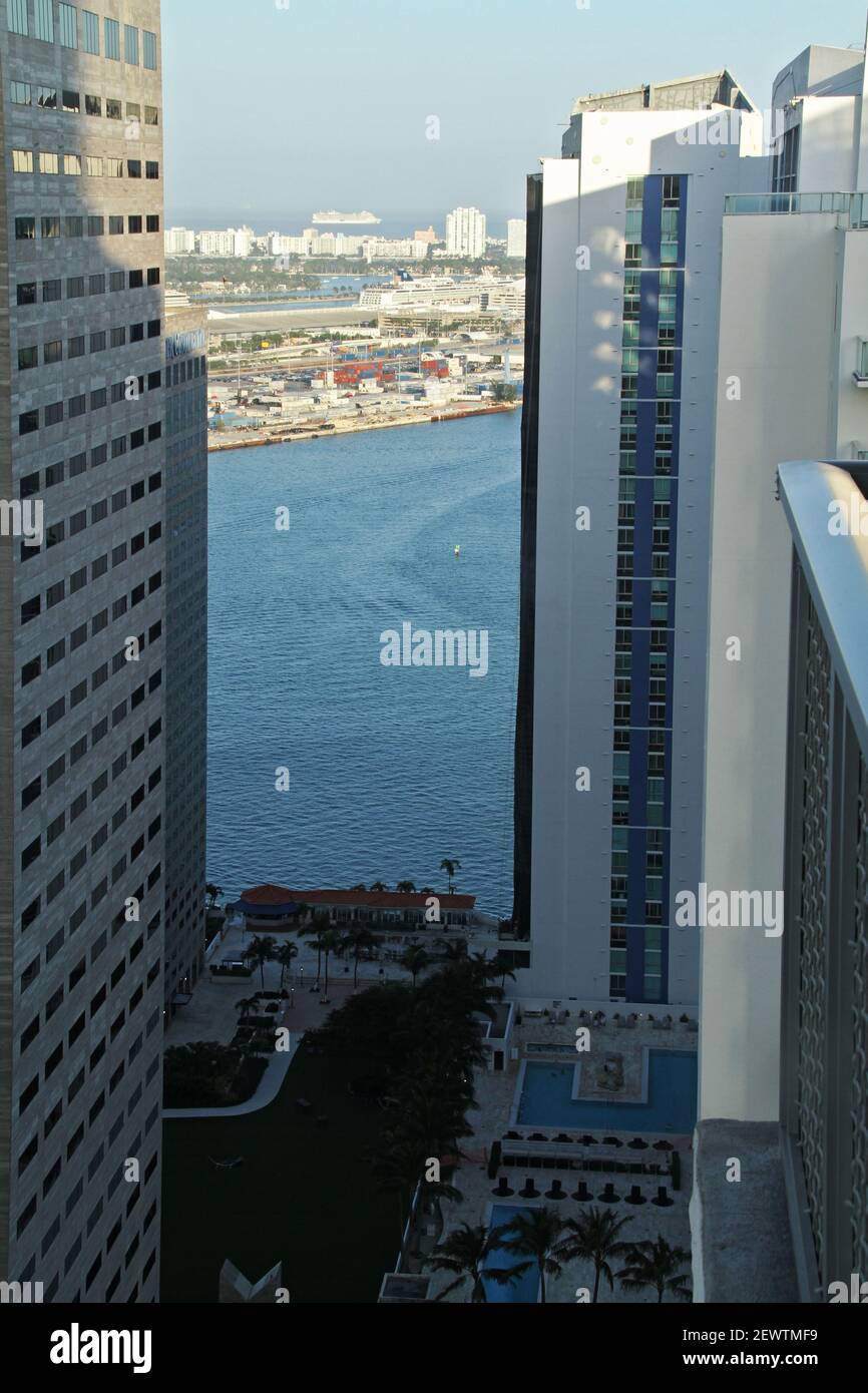 Downtown miami view skyscrapers hi-res stock photography and images - Alamy