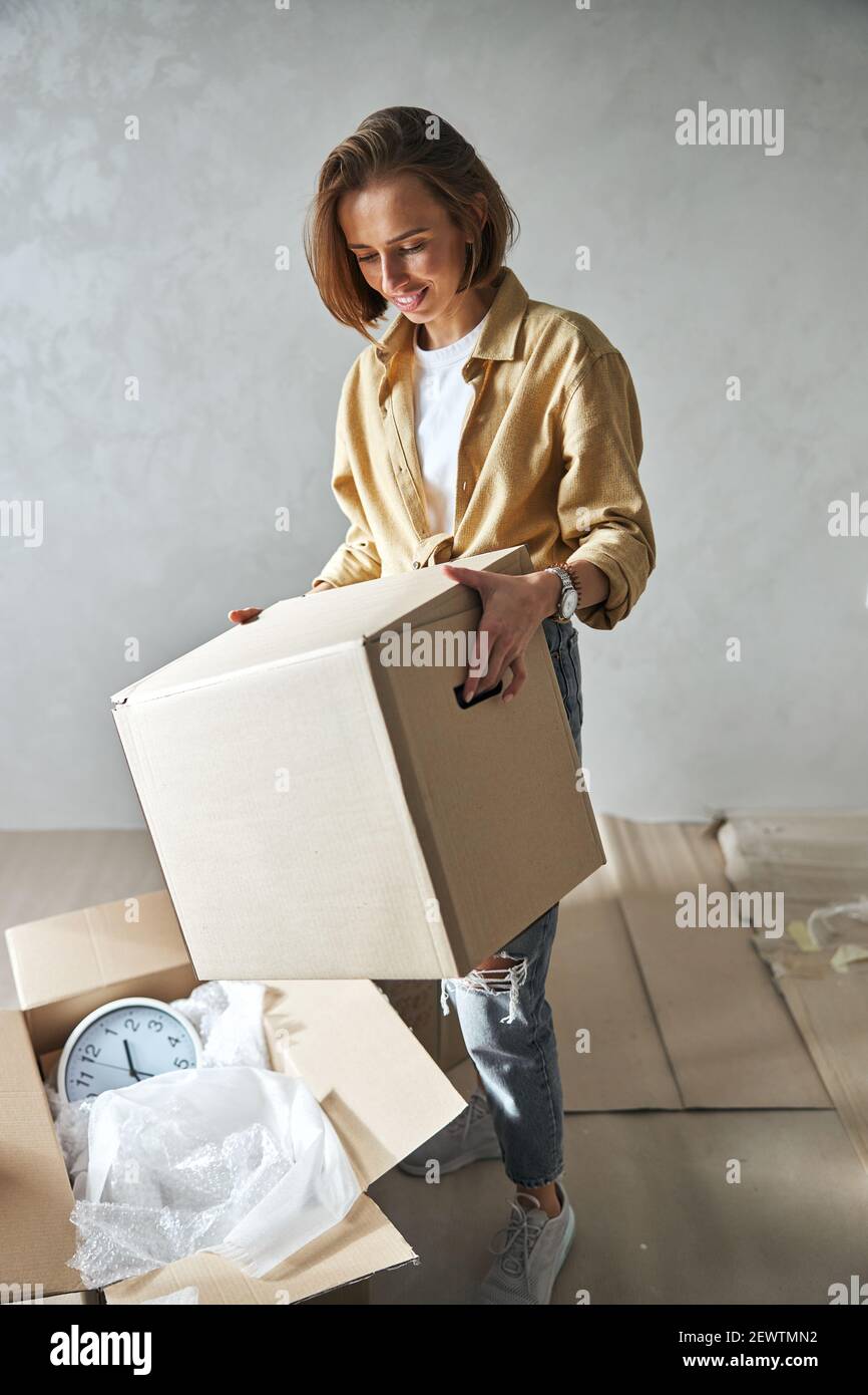 Unpacking packages hi-res stock photography and images - Alamy