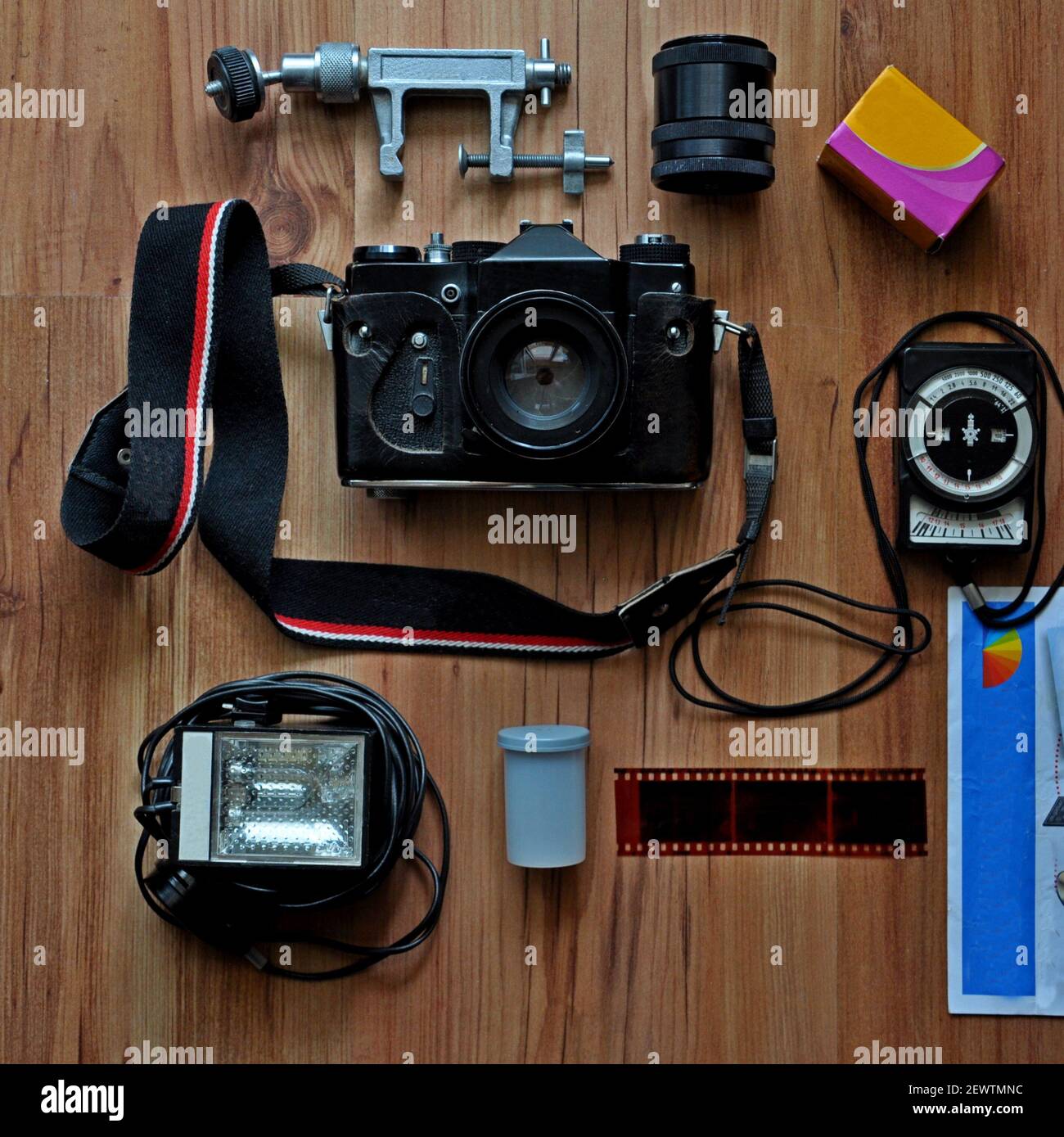 Film tripod hi-res stock photography and images - Alamy