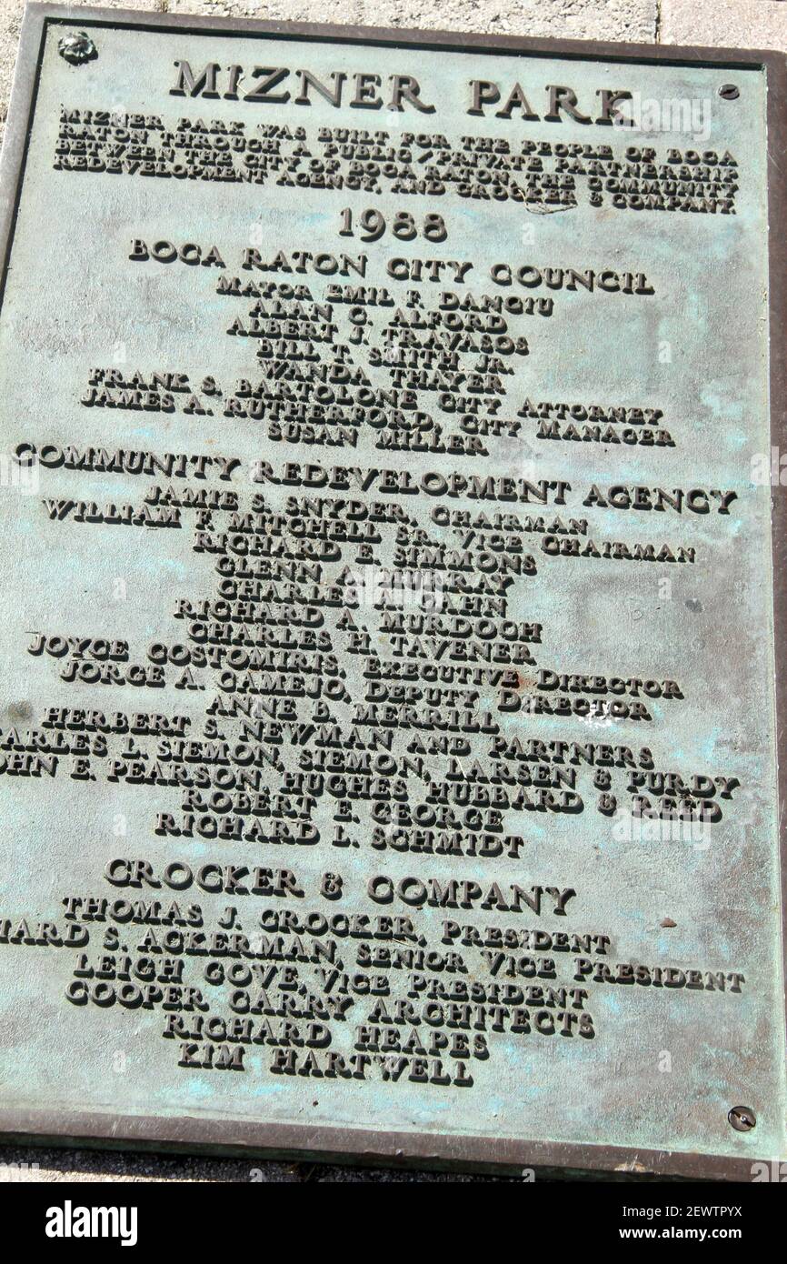 Informational plaque hi-res stock photography and images - Alamy