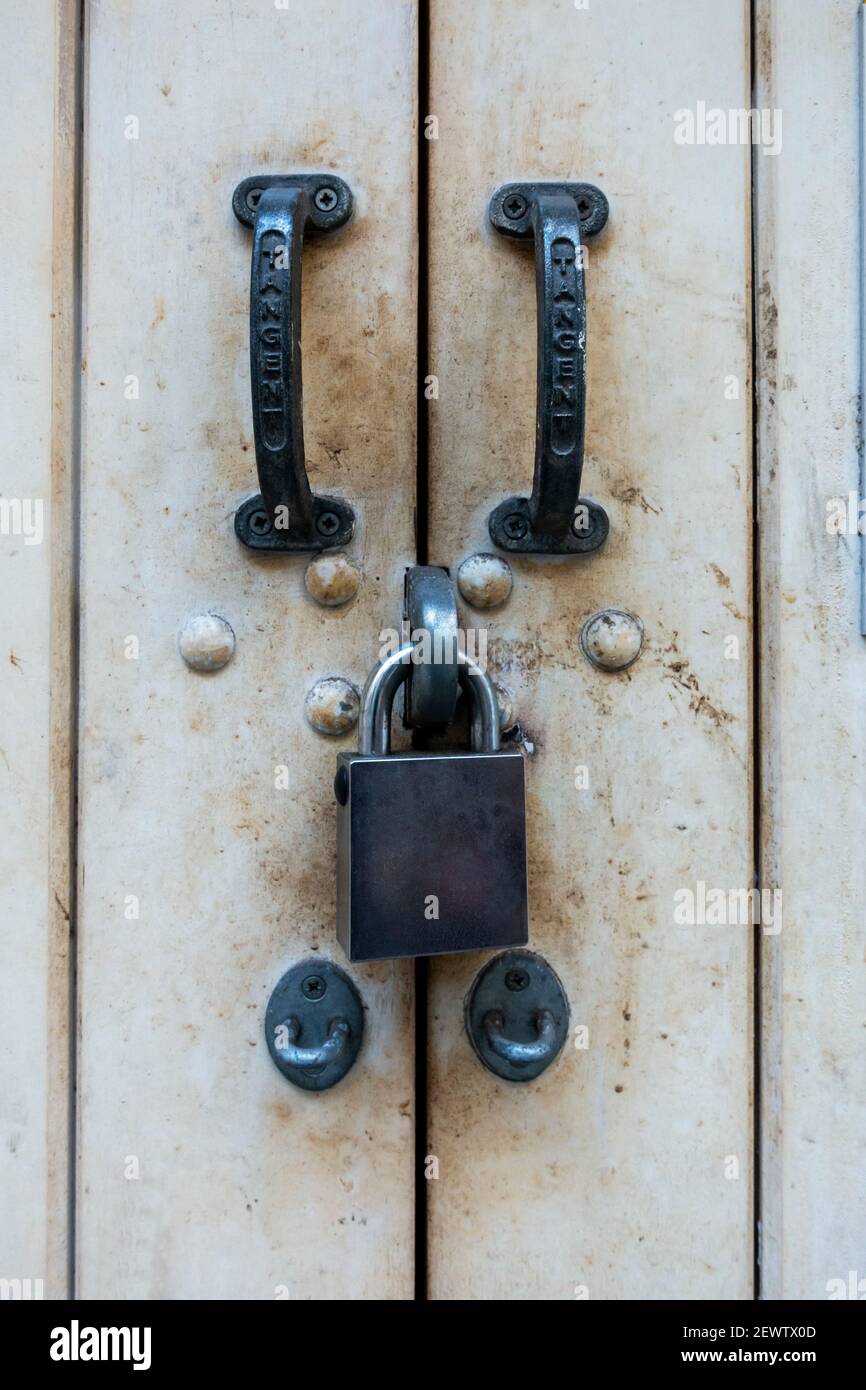 Paddle with lock hi-res stock photography and images - Alamy