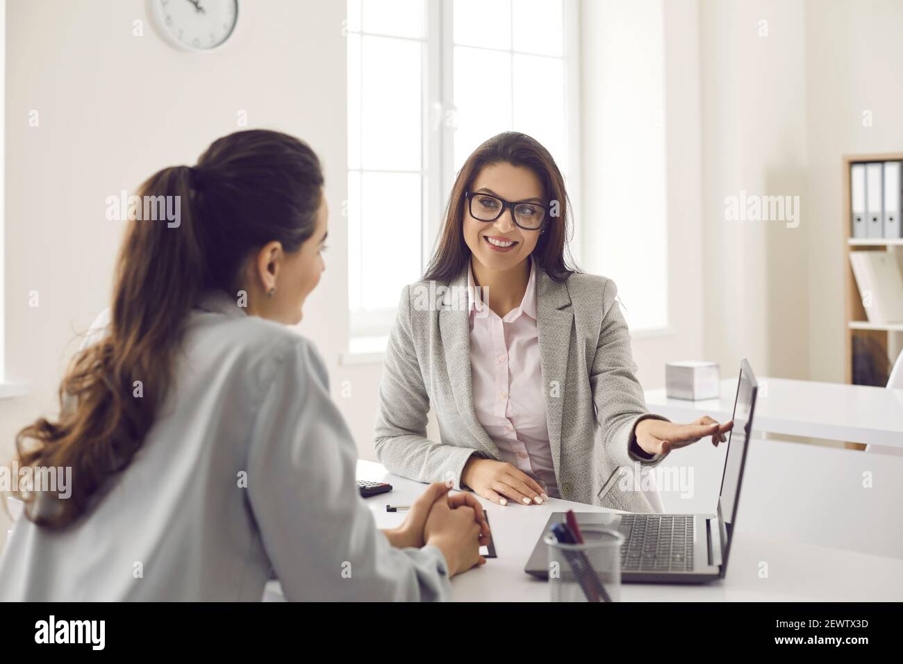 Client computer hi-res stock photography and images - Alamy