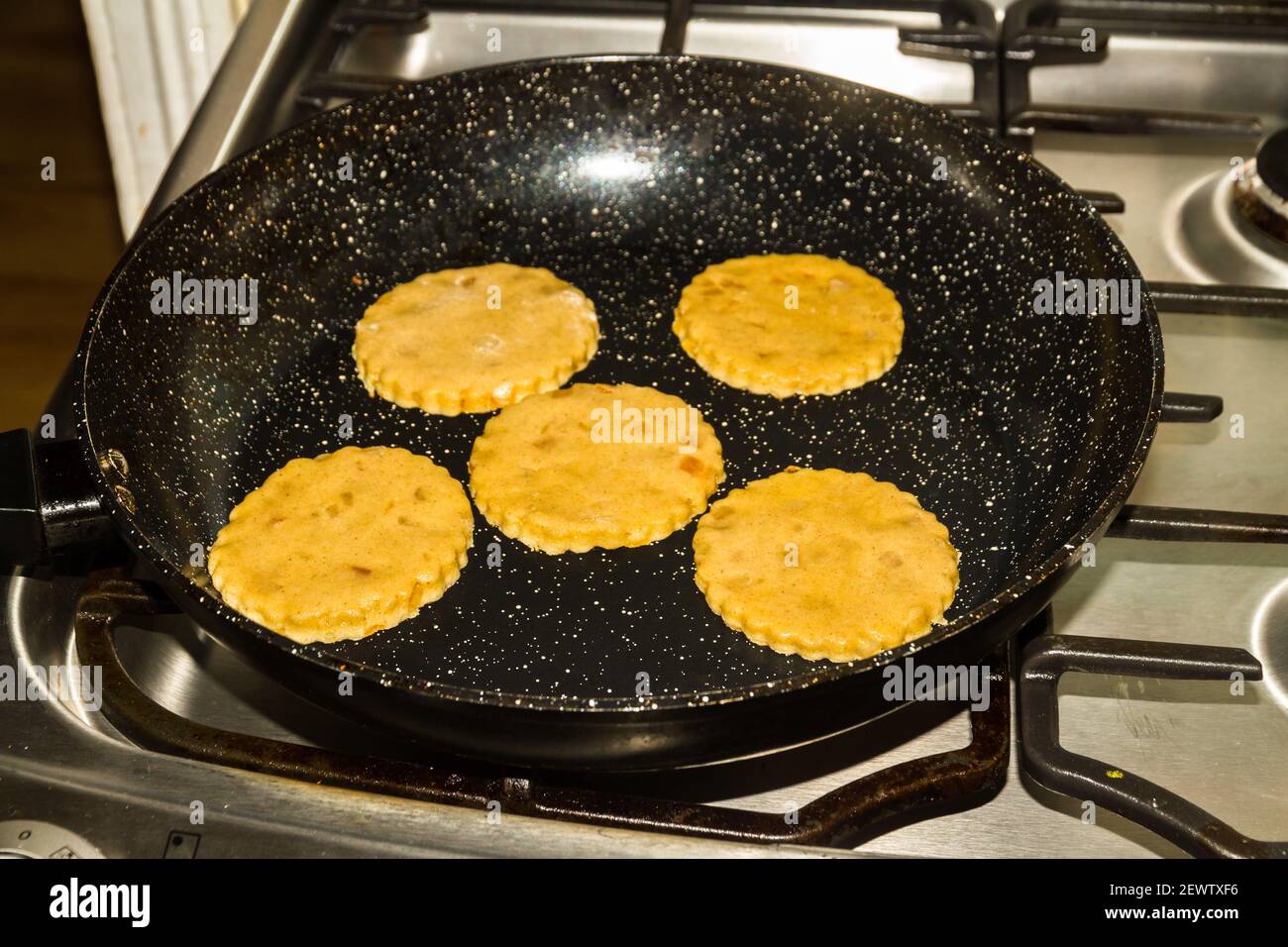 Welsh Homemade Griddle Cakes High Resolution Stock Photography and ...