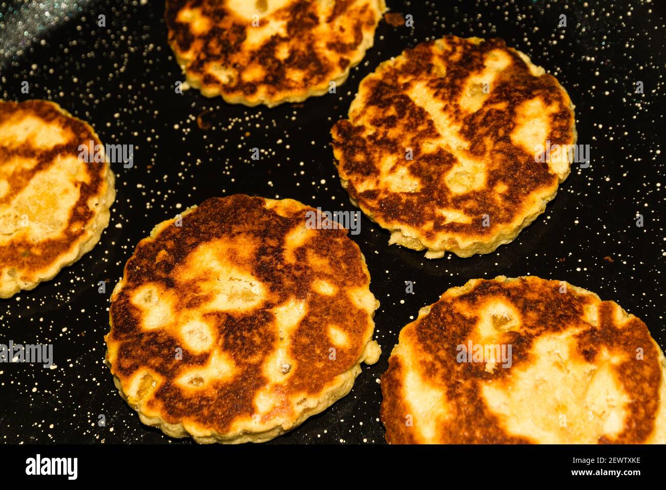 Welsh homemade griddle cakes hi-res stock photography and images - Alamy