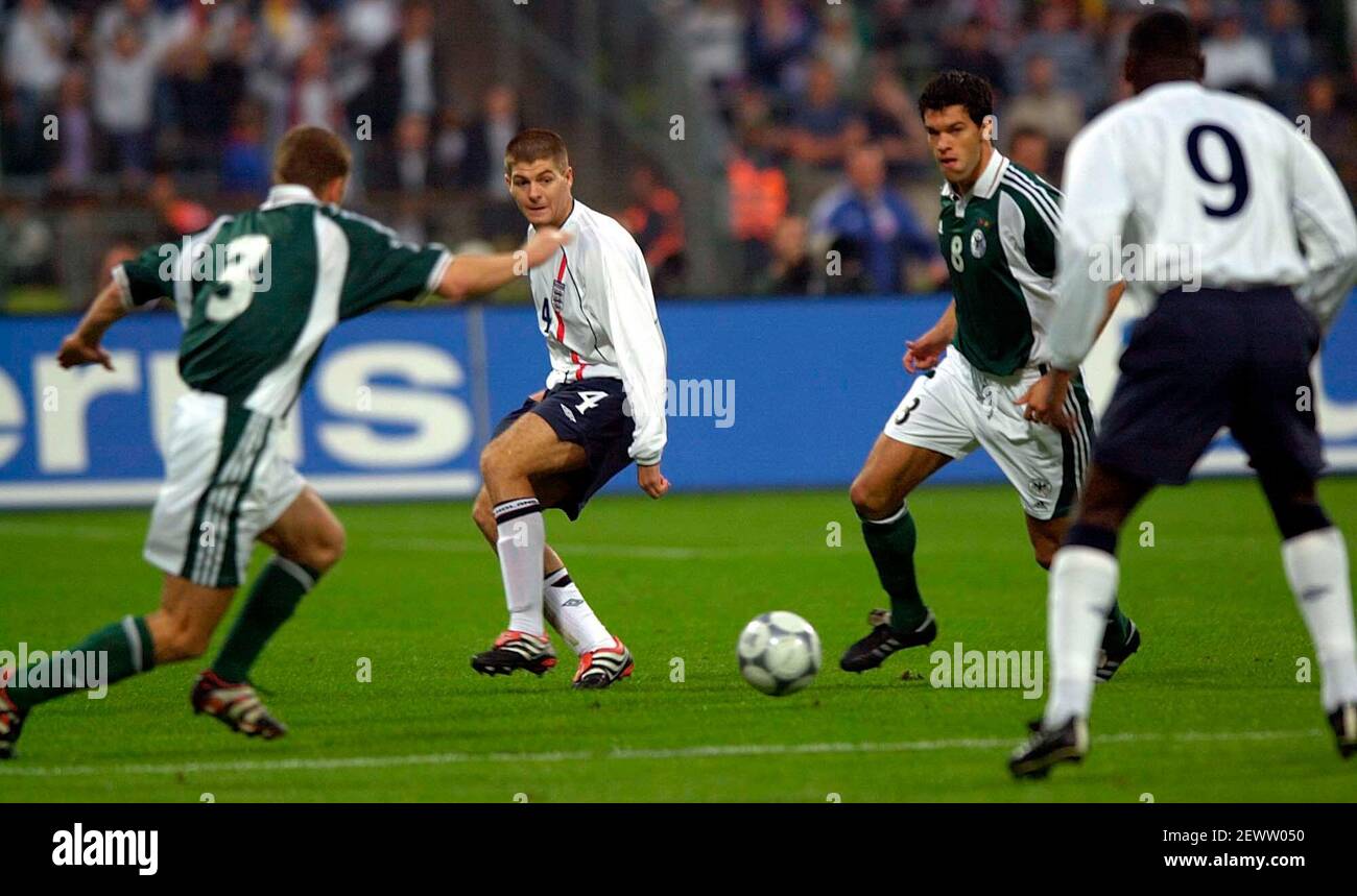 2001 germany v england hi-res stock photography and images - Alamy