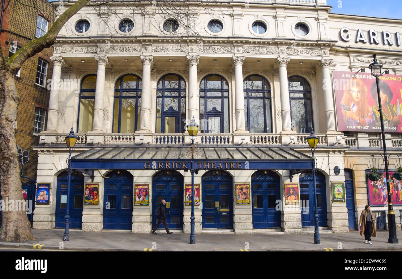 Noel Coward Theater High Resolution Stock Photography and Images - Alamy