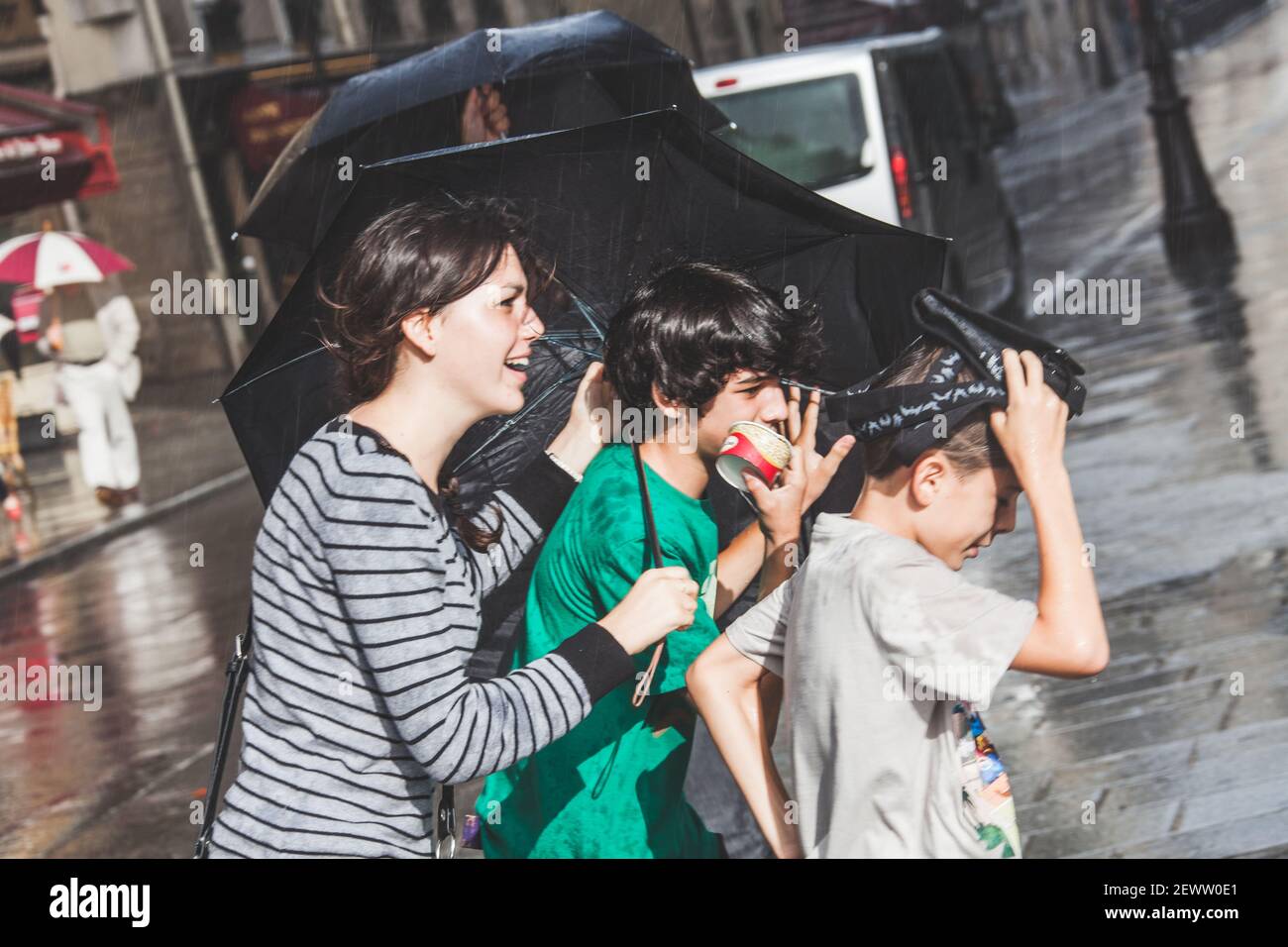 People on the streets of the French capital Stock Photo - Alamy