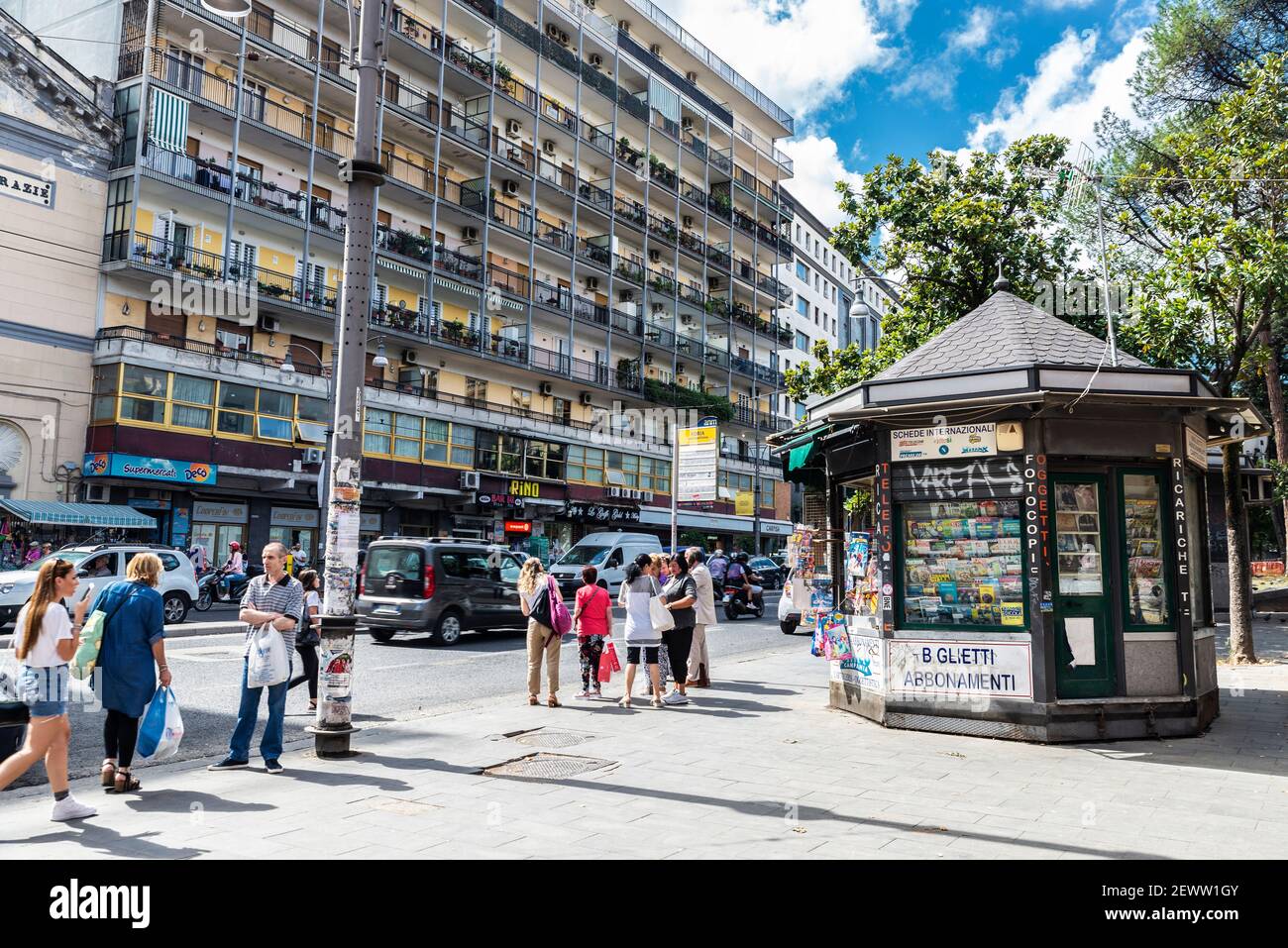 Naples italy street hi-res stock photography and images - Alamy
