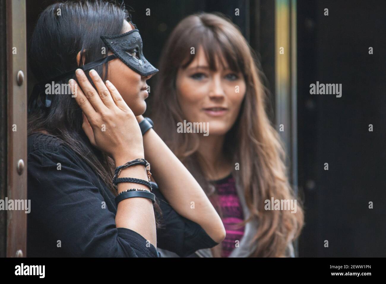 People on the streets of the French capital Stock Photo - Alamy