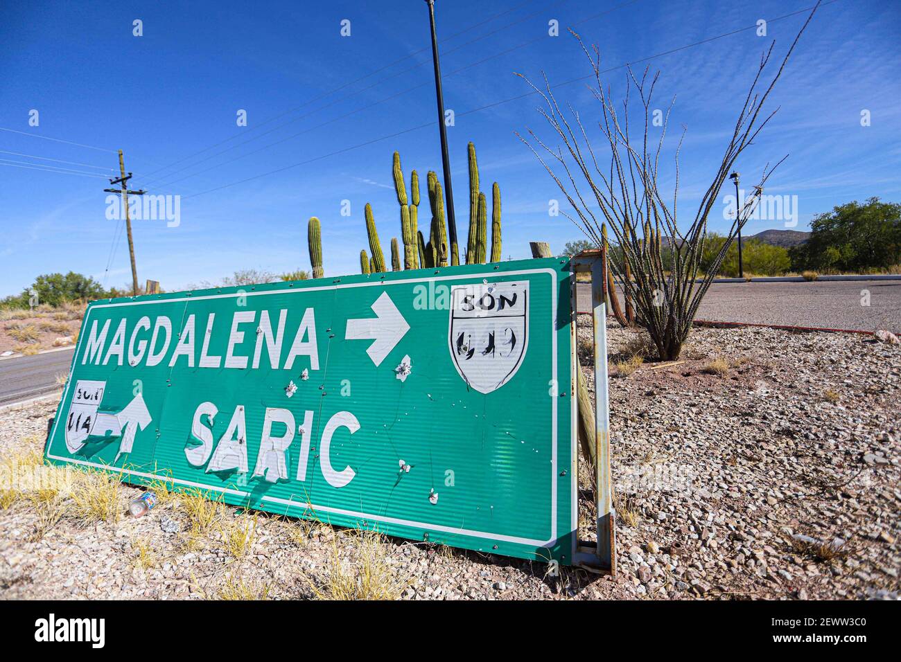 Letrero de pueblo hi-res stock photography and images - Alamy