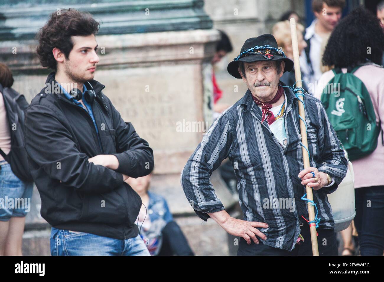 People on the streets of the French capital Stock Photo - Alamy