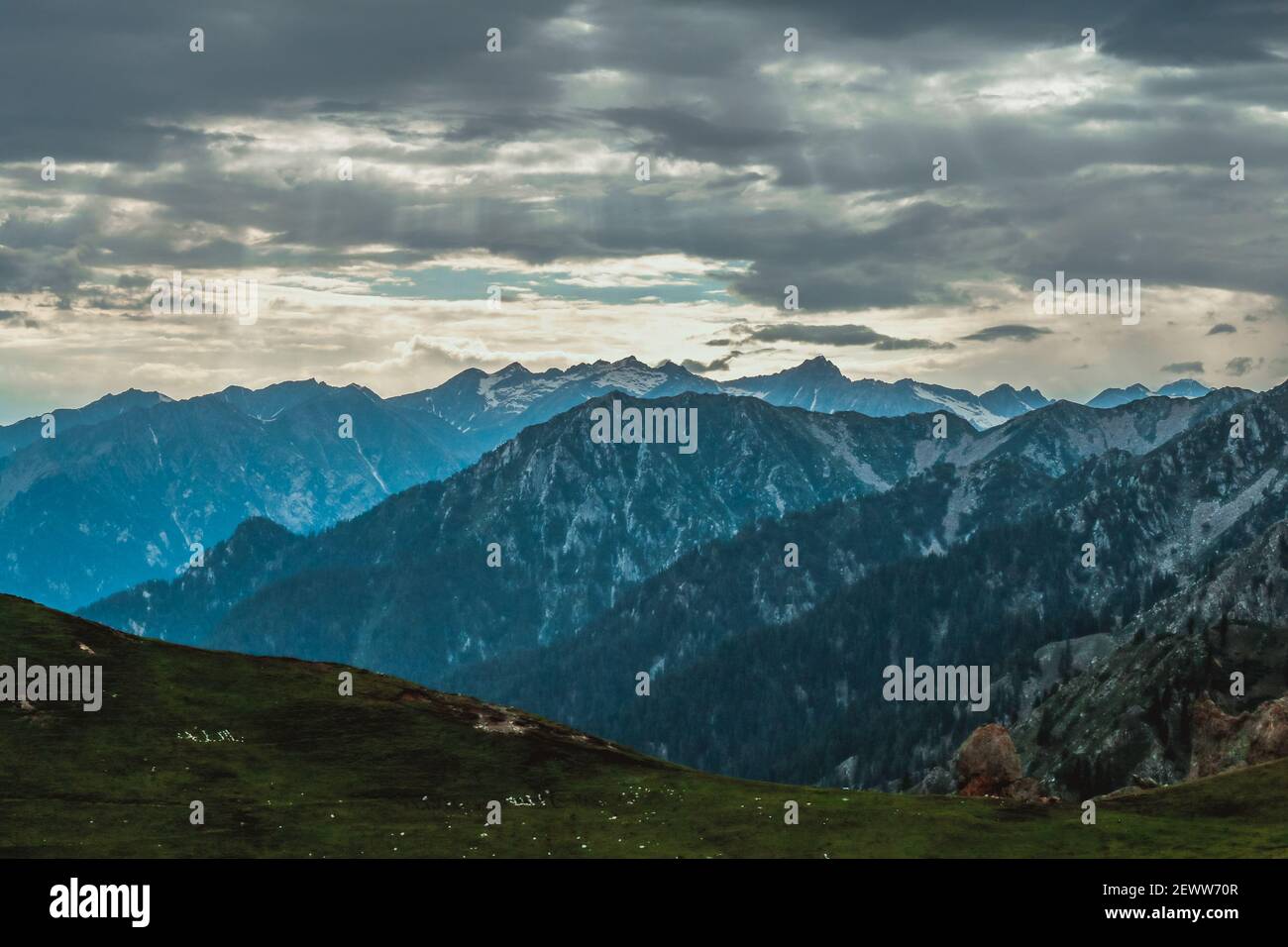 Kumrat pakistan hi-res stock photography and images - Alamy