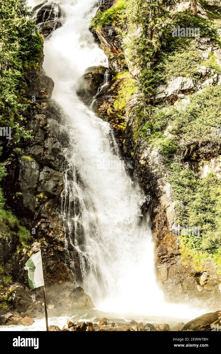 Kumrat pakistan hi-res stock photography and images - Alamy