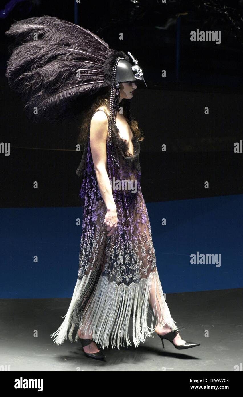 2001 fashion hi-res stock photography and images - Alamy