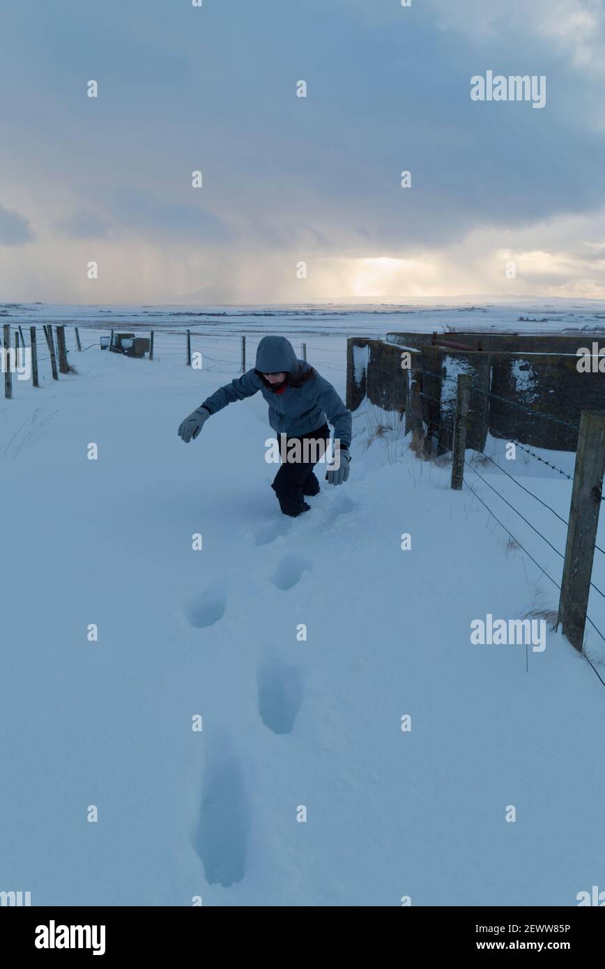 Walking in deep snow hi-res stock photography and images - Alamy