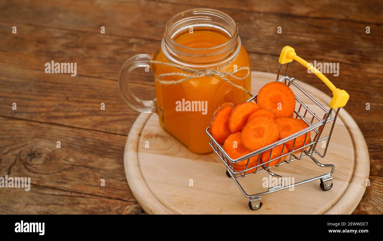 Root shopping cart hi-res stock photography and images - Alamy