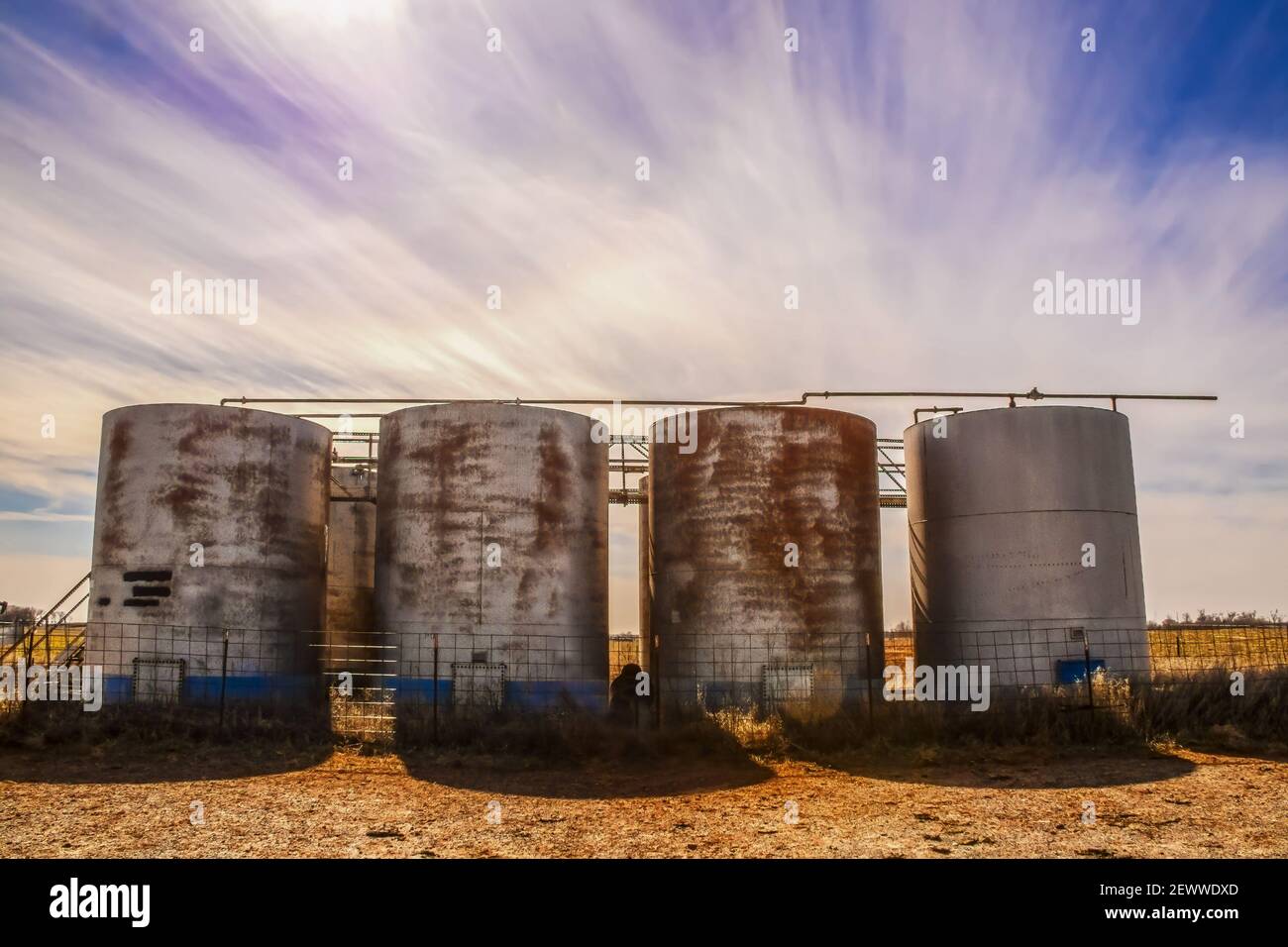 Oil storage tank farm hi-res stock photography and images - Alamy