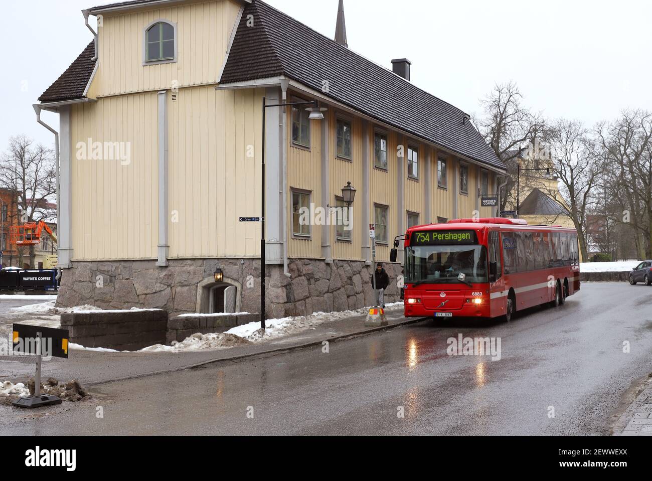 Bus stop europe hi-res stock photography and images - Alamy