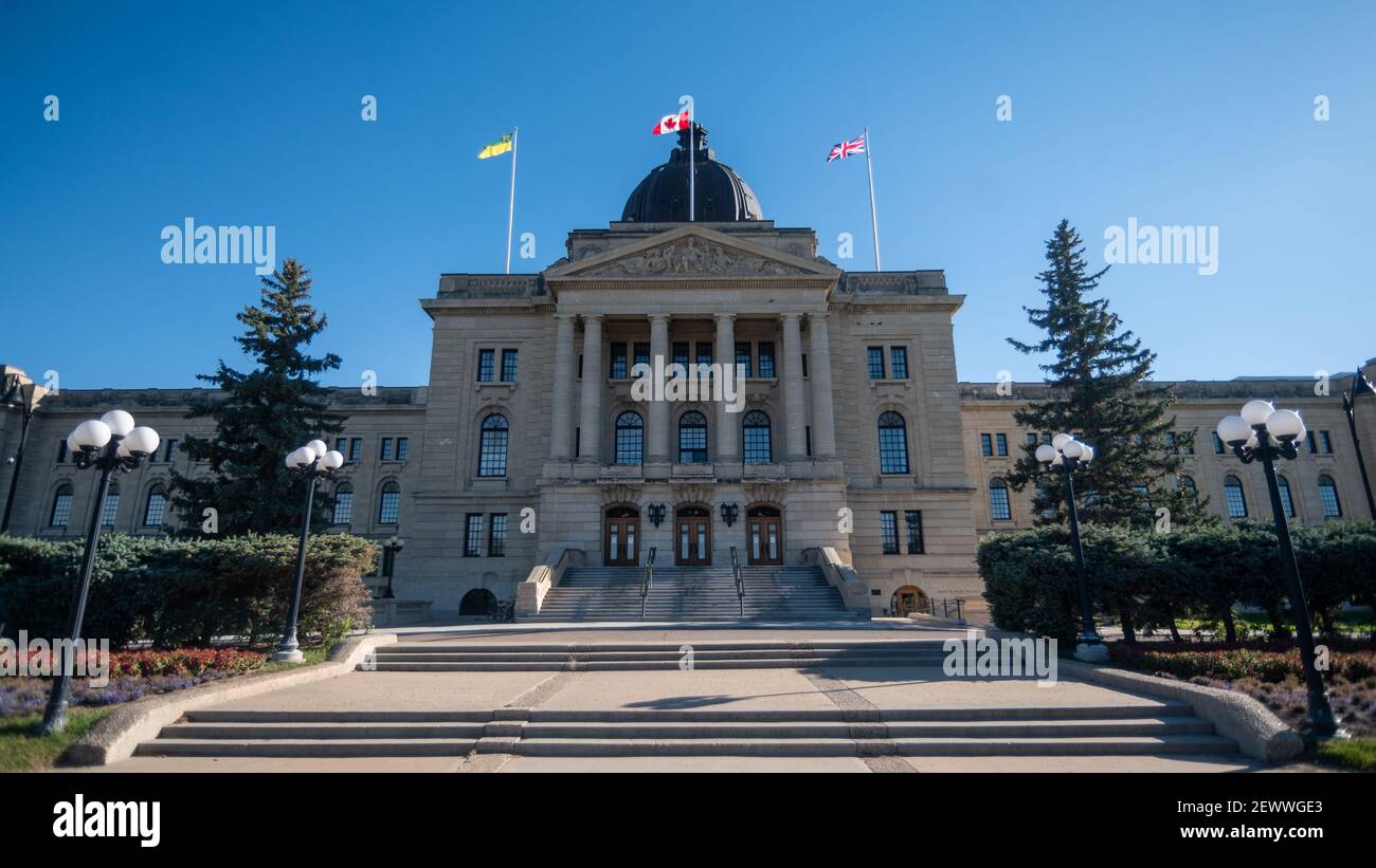 The Saskatchewan Legislative Building under the sunlight and a blue sky ...