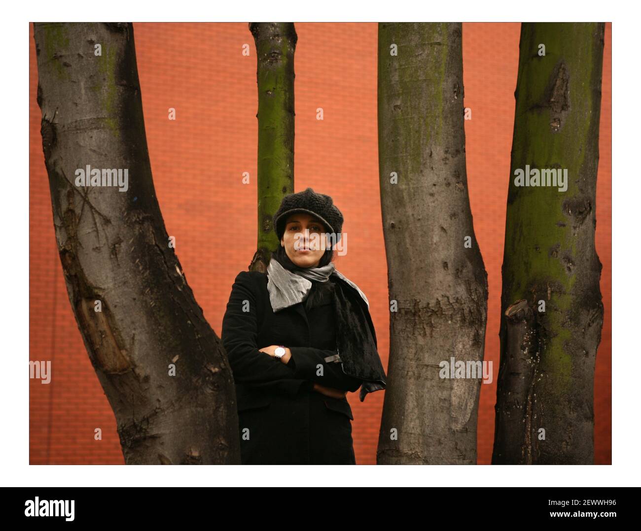 Souad Massi.... Algerian/French singer pic David Sandison 27/11/2007 ...