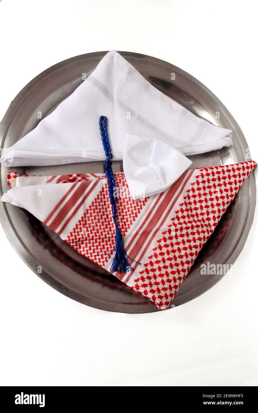 Arabic traditional clothing accessories called Shemagh,white ghutrah ...