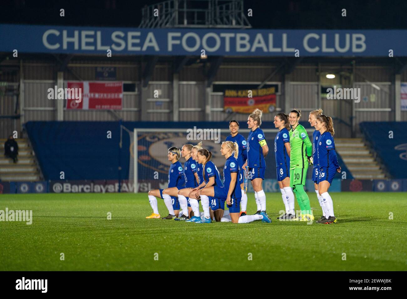 Chelsea team pose hi-res stock photography and images - Alamy