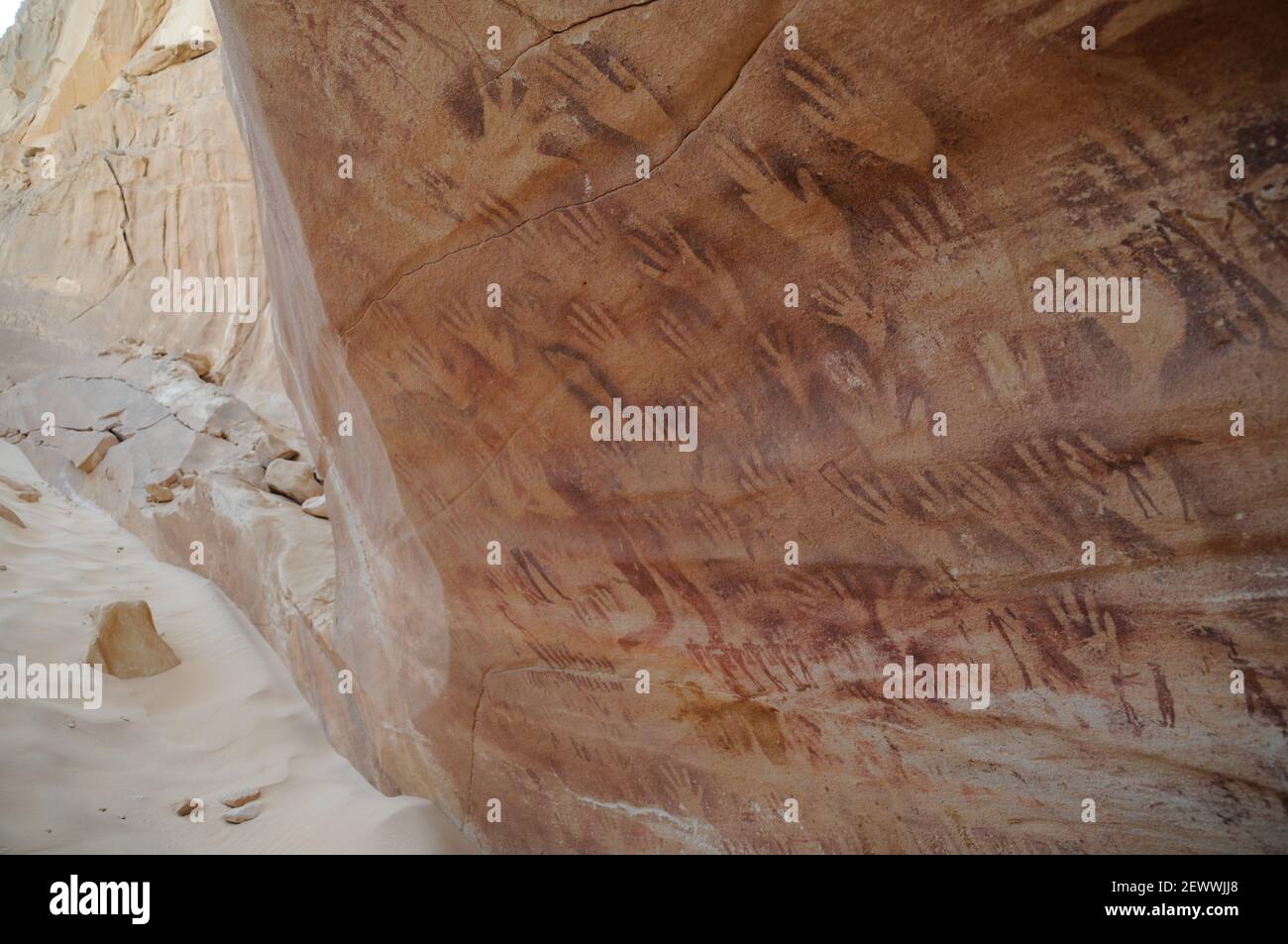 Neolithic rock art and paintings at Foggini-Mestikawi Cave at Wadi Sura ...