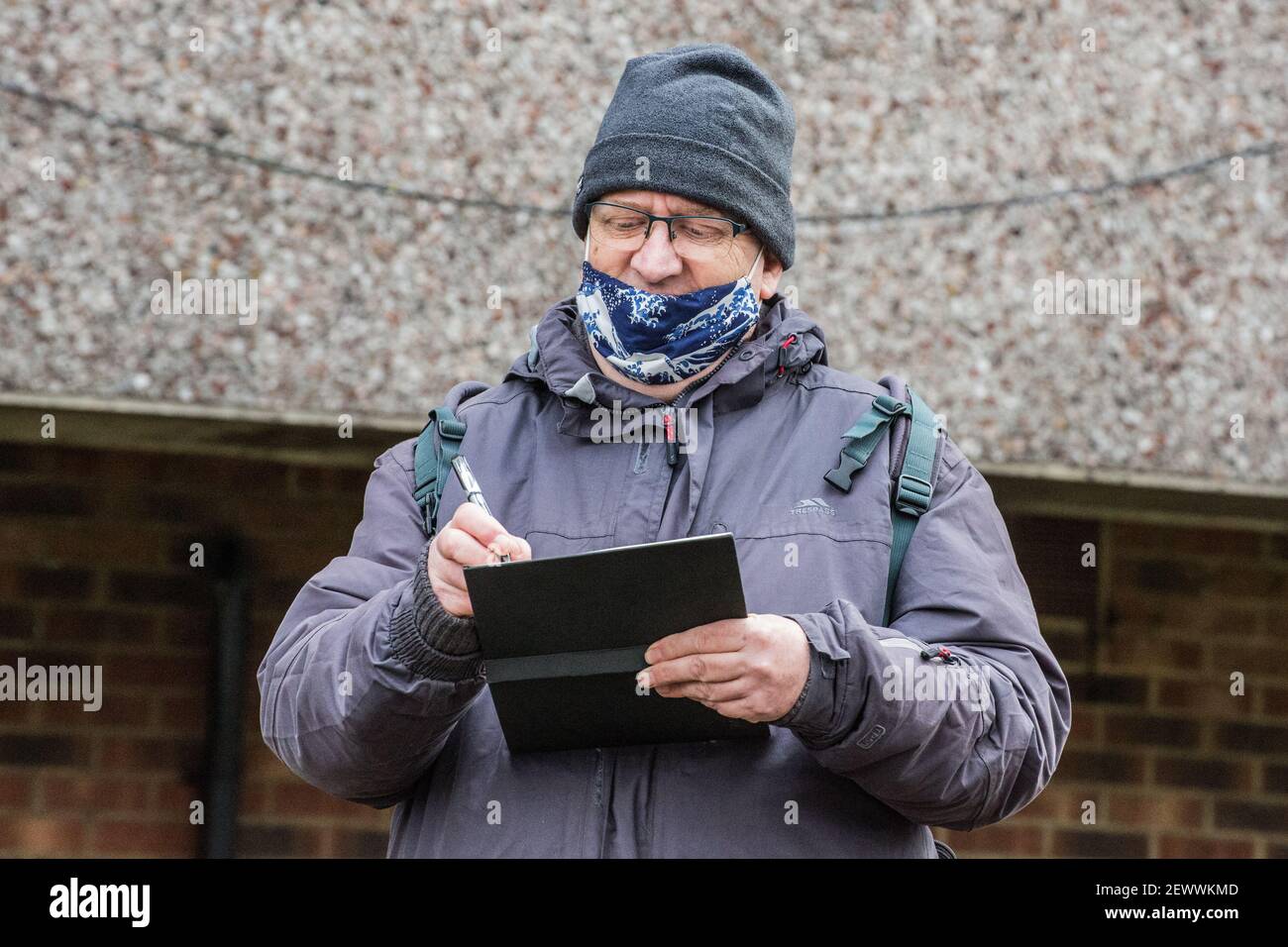 Environmental tree sitting protest hi-res stock photography and images ...