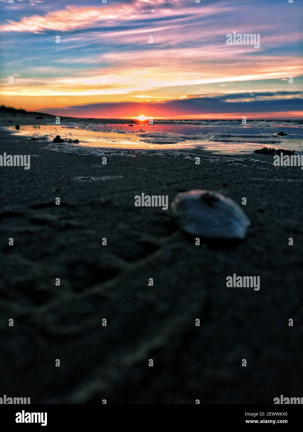 Mesmerizing vertical shot sun hi-res stock photography and images - Alamy