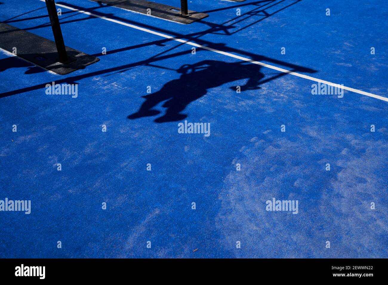 Muscle man silhouette hi-res stock photography and images - Alamy