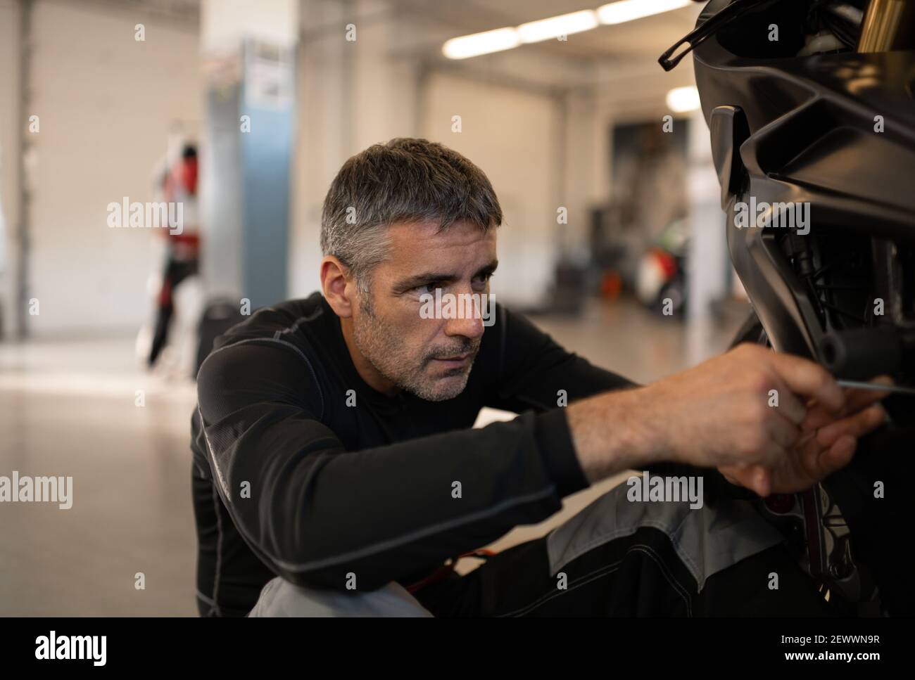 Man garage hi-res stock photography and images - Alamy