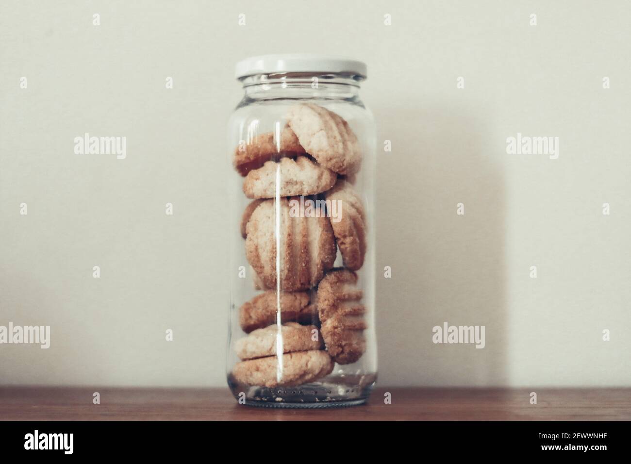 Cookie jar hi-res stock photography and images - Alamy