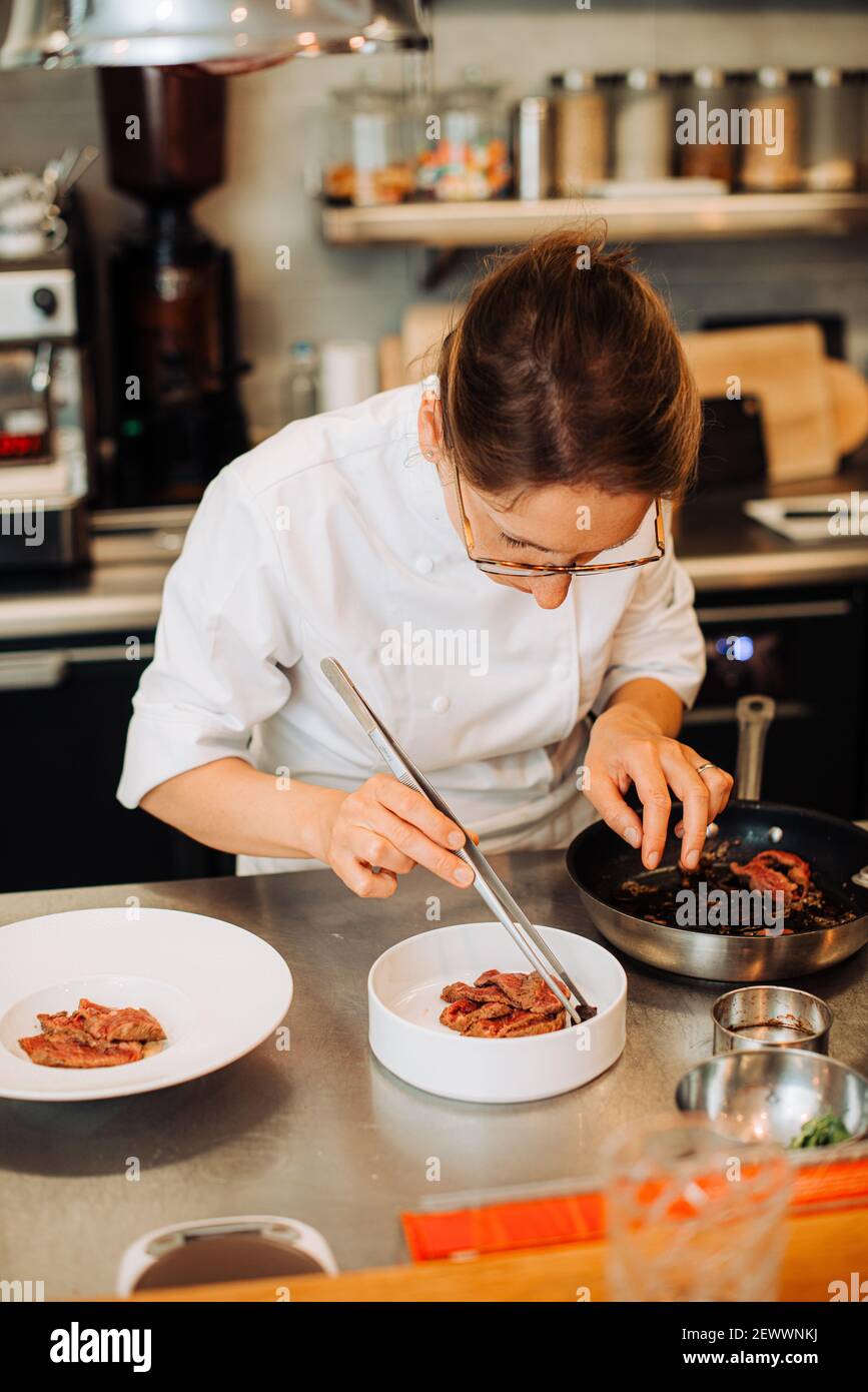 Woman chef uniform hi-res stock photography and images - Alamy