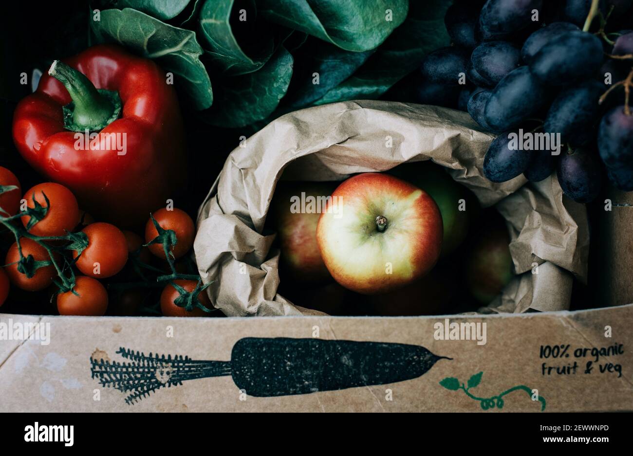Picked carrot table hi-res stock photography and images - Alamy