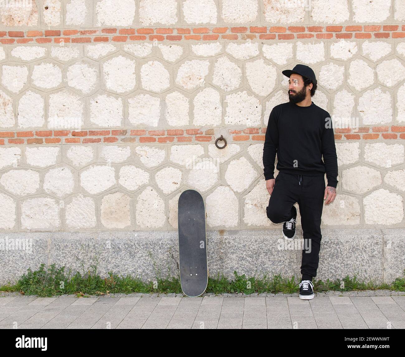 Skateboarder style hi-res stock photography and images - Alamy
