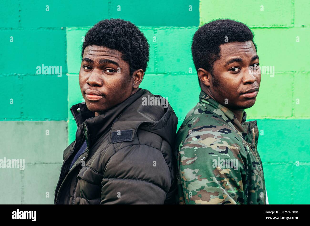 Two angry people back to back hi-res stock photography and images - Alamy