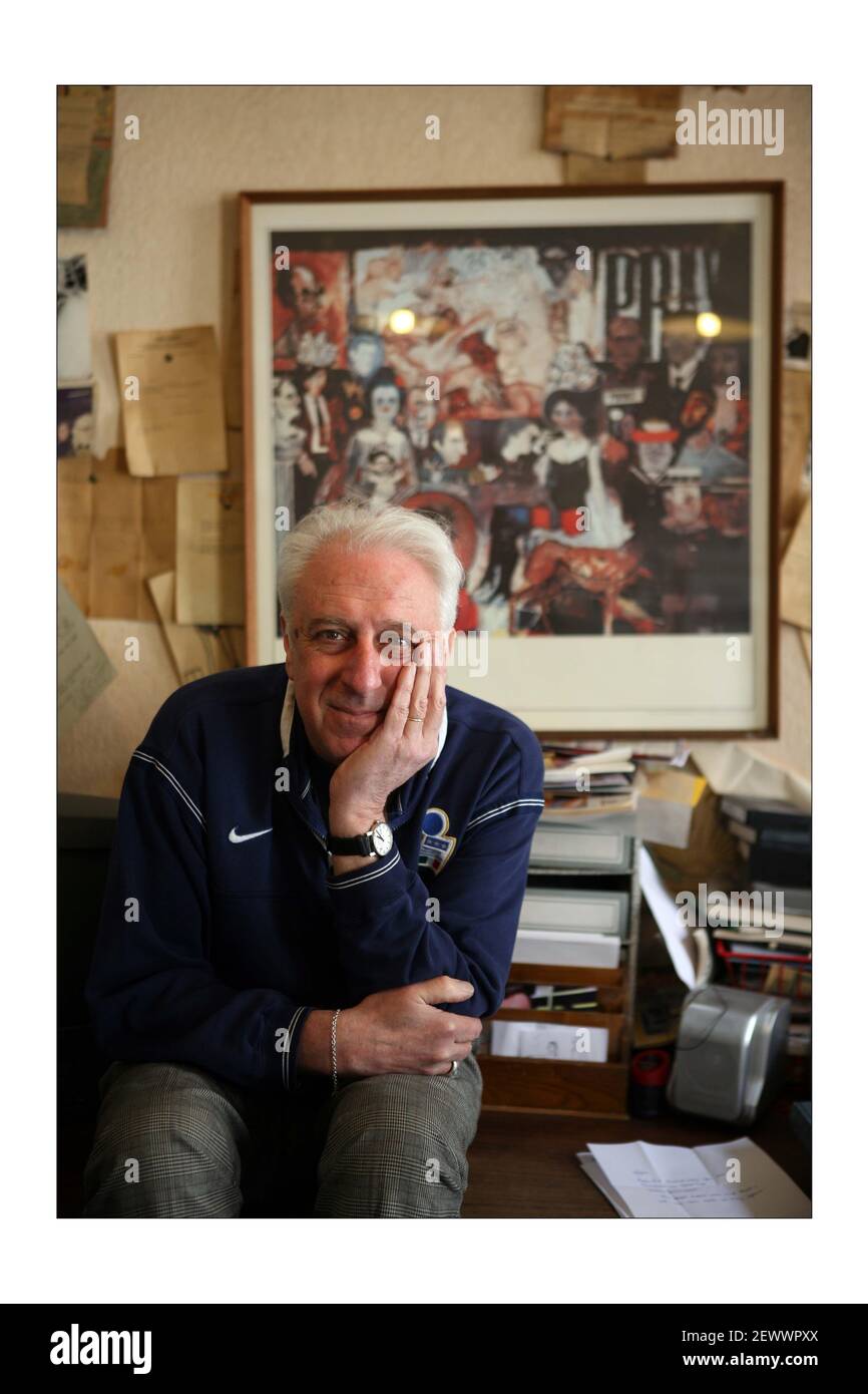 Barry fantoni hi-res stock photography and images - Alamy