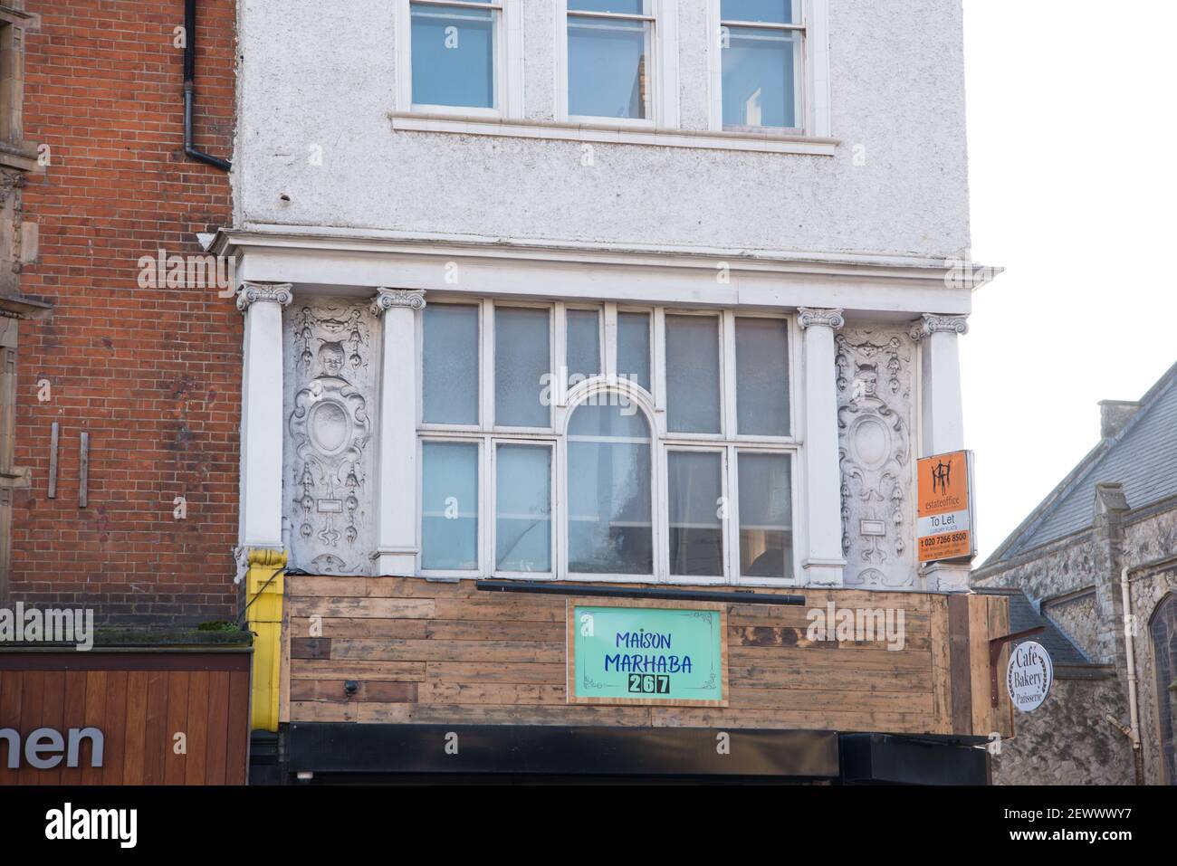 Ealing high street shops hi-res stock photography and images - Alamy