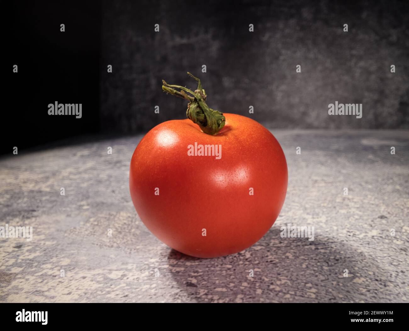 Round drop leaf table hi-res stock photography and images - Alamy