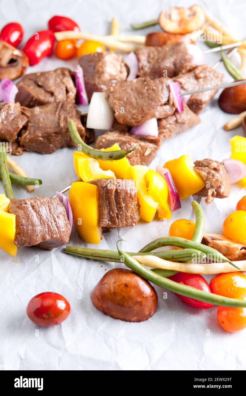 raw beef and vegetable shish kabobs before grilling Stock Photo - Alamy