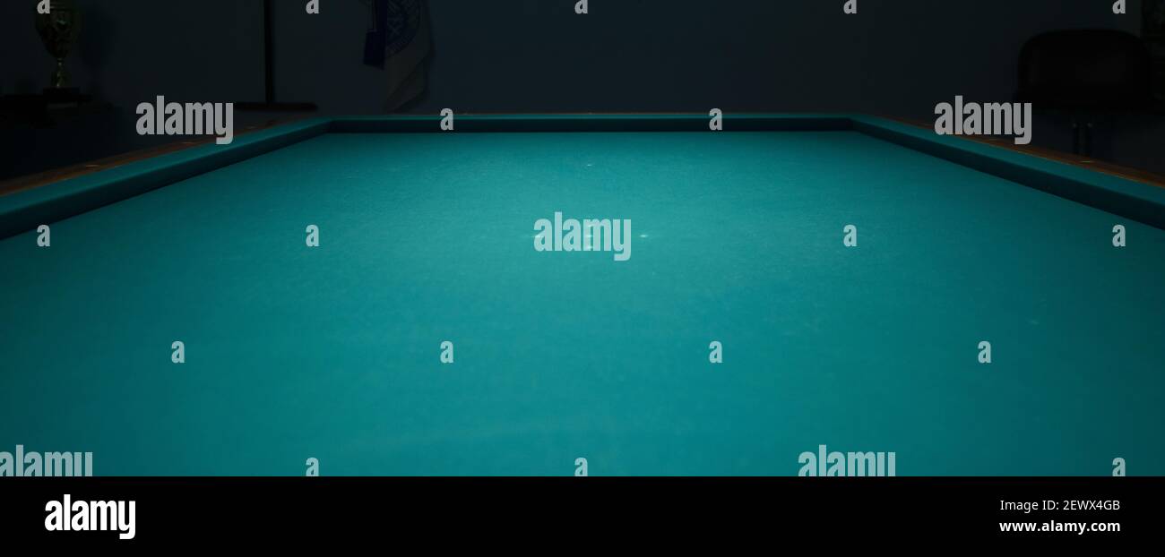 Closeup shot empty table hi-res stock photography and images - Alamy