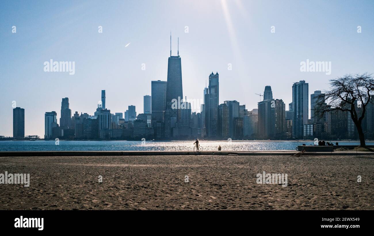 The scenic Lake Michigan and buildings of Chicago in Illinois, the USA ...