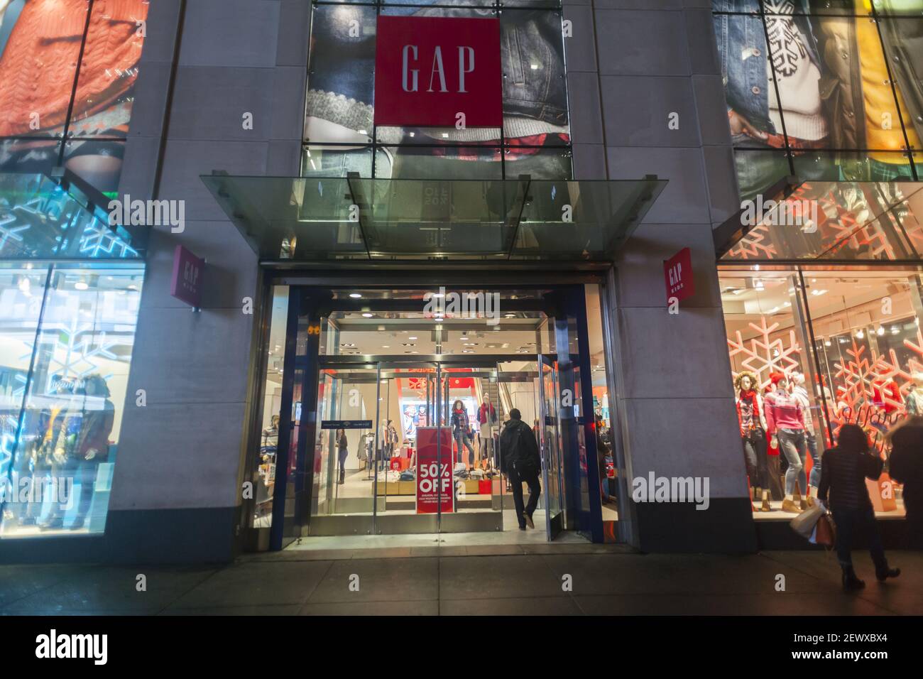 A Gap store on Fifth Avenue in New York is ready for the Christmas ...