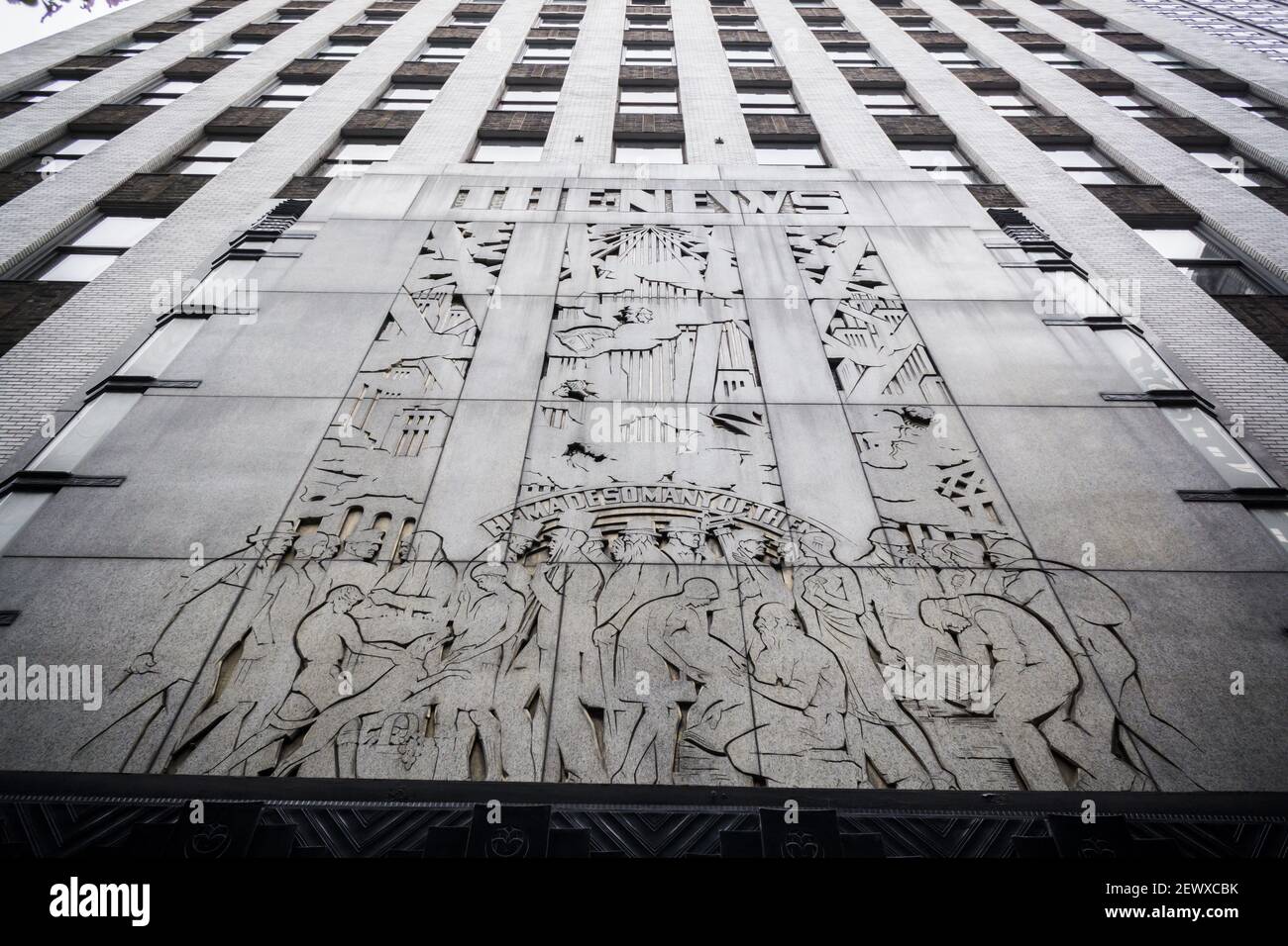 The Daily News Building in Midtown Manhattan in New York on Sunday ...