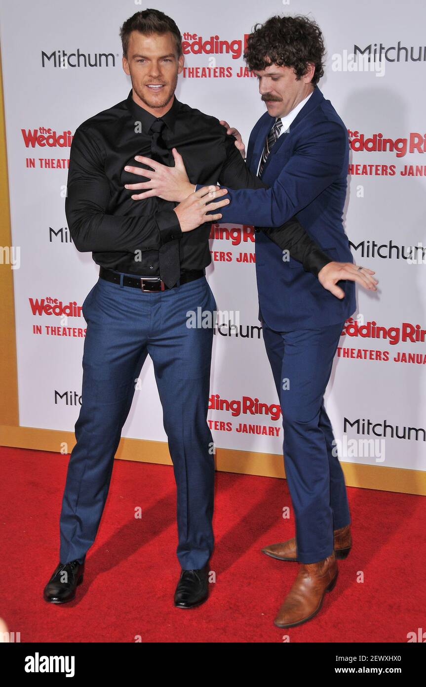 Alan Ritchson & Dan Gill playing around on the red carpet at "The ...